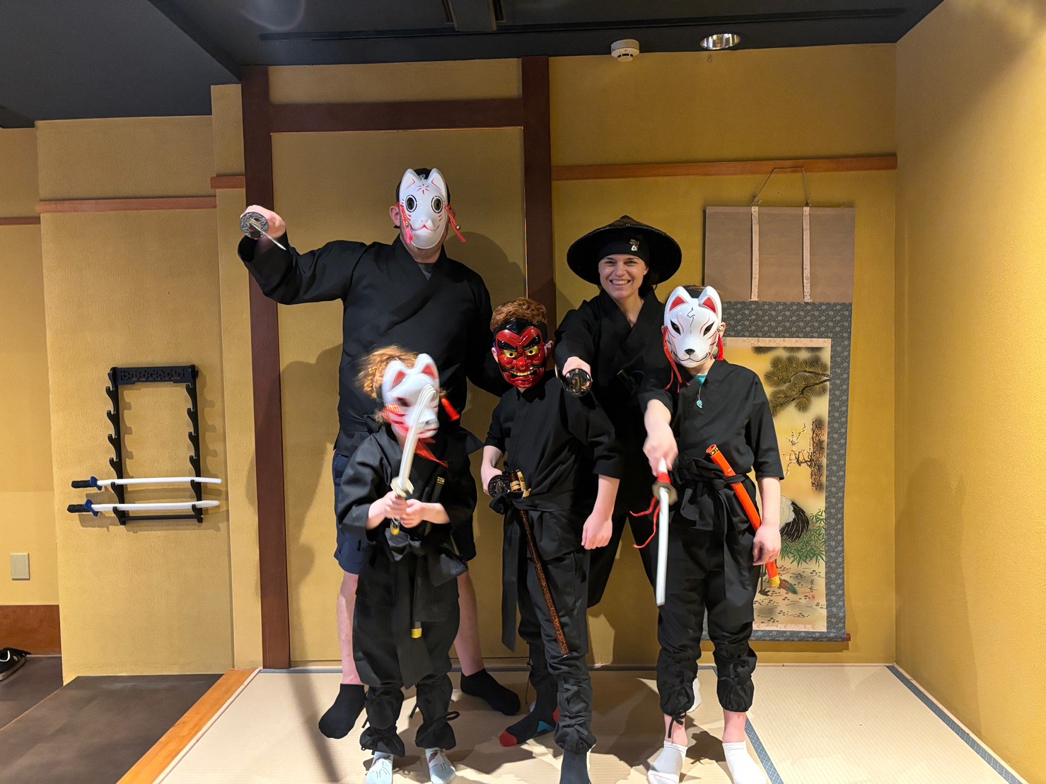 The Ninja's costume is all Black?? Introduction to Ninja fashion styles ...